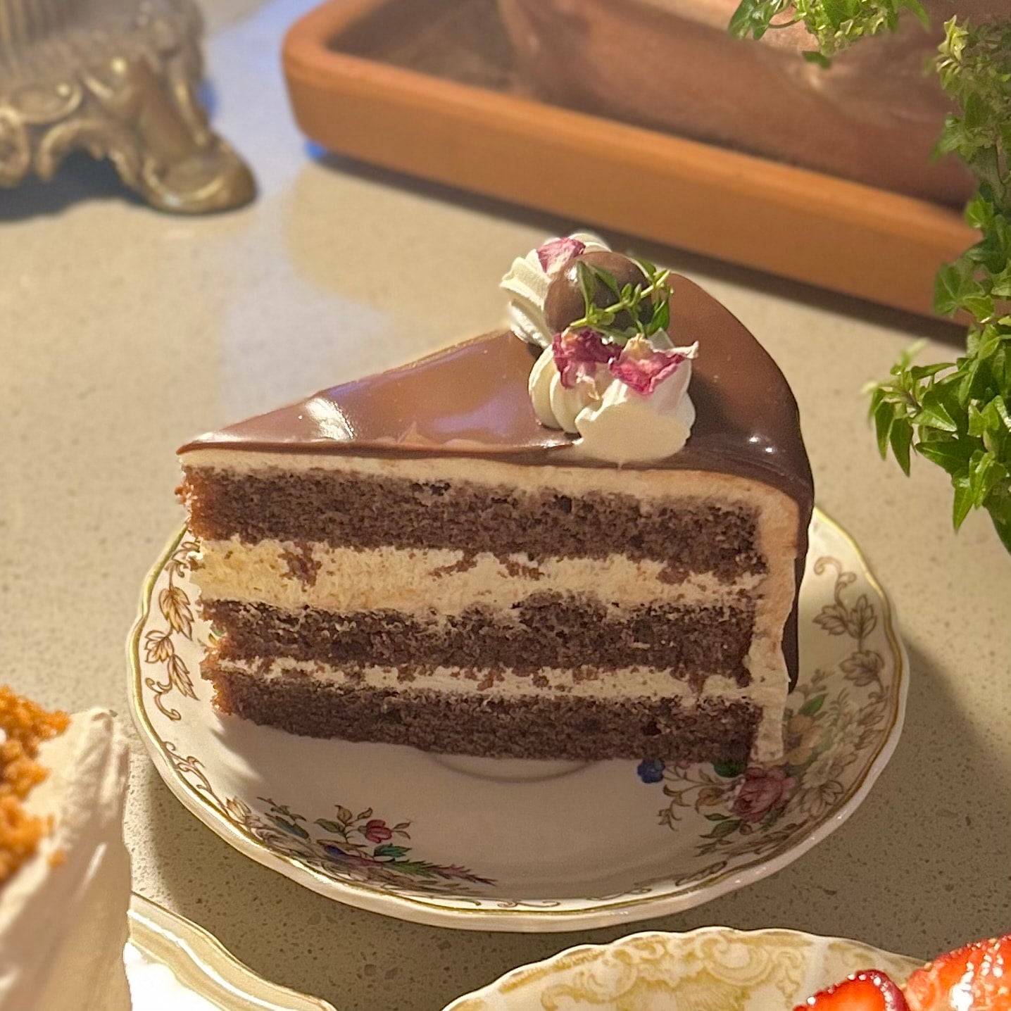 Chocolate Vanilla Bean Cake | Cafe Guilty Pleasure